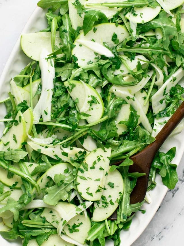 Simple Butter Lettuce Salad - The Dizzy Cook