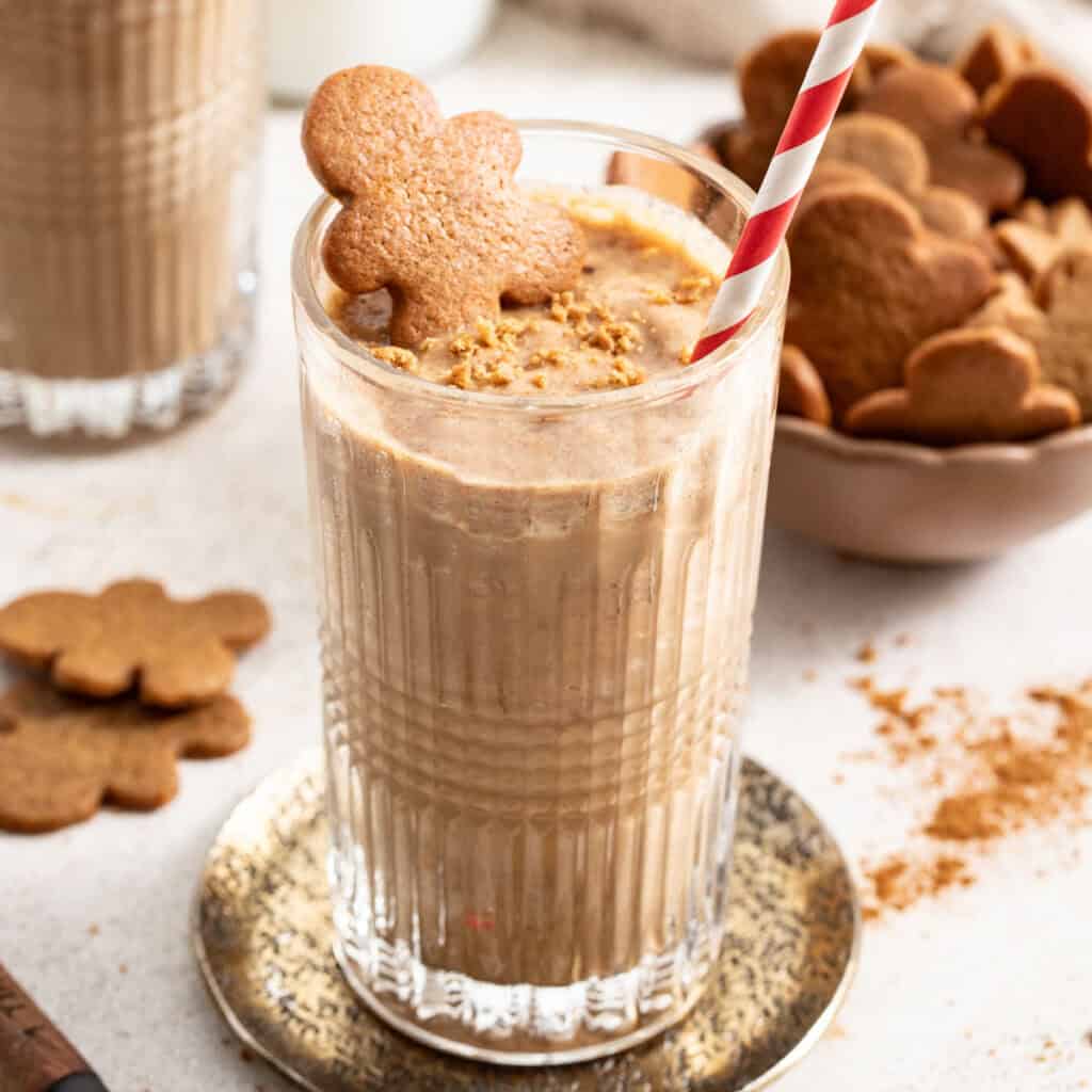 Gingerbread Smoothie - The Dizzy Cook