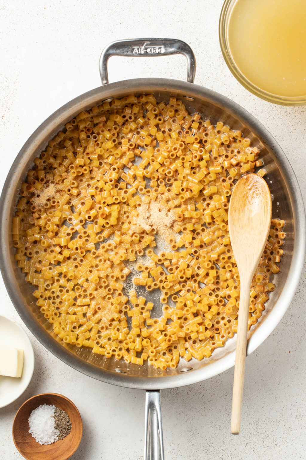 10 Minute Garlic Butter Pasta (One-Pan & No Cheese!) - The Dizzy Cook